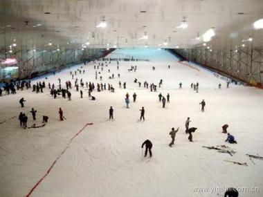 小型室内滑雪场截图