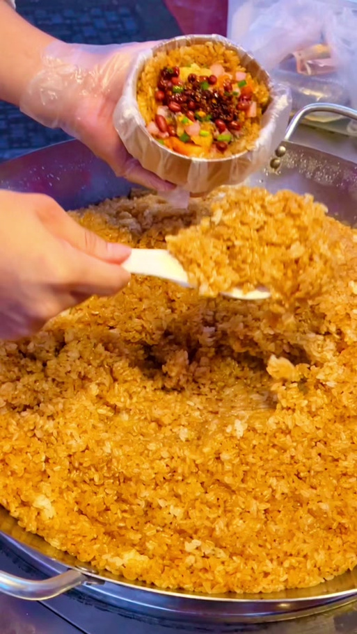 电饭煲蒸米饭用洗米吗图标