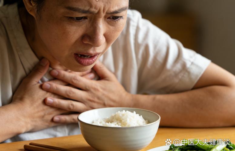 吃饭食物在胸口下去慢截图