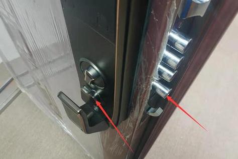 门反锁了外面能用钥匙打开吗图标
