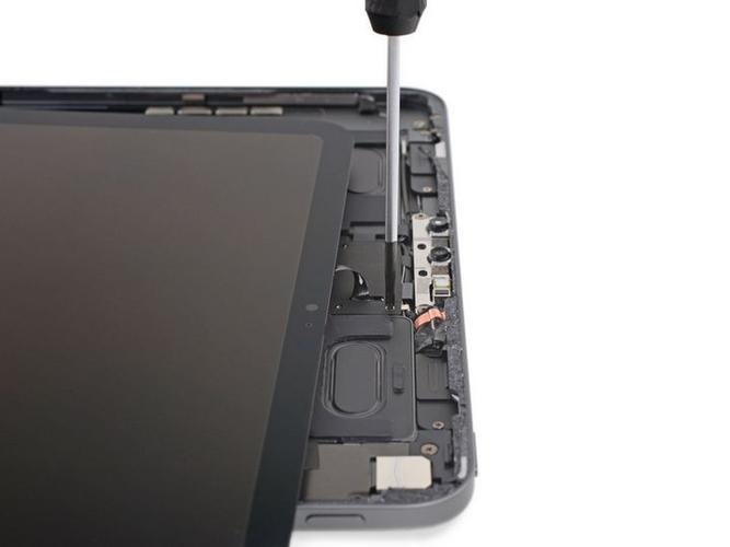 ipadpro四个扬声器只响两个