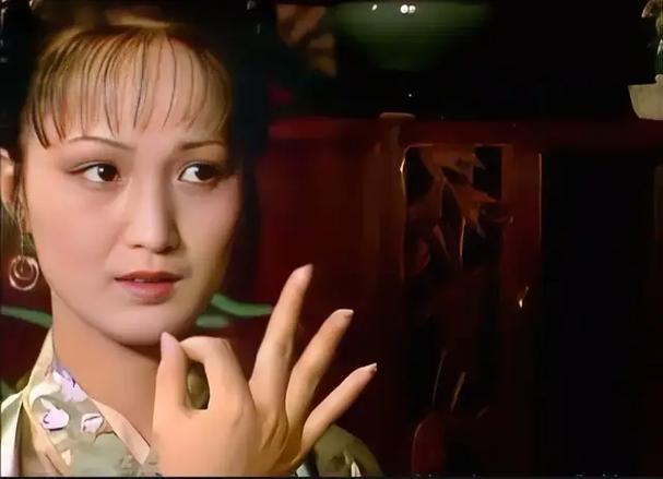 带着系统到红楼截图