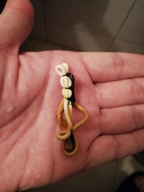 掉下来像皮筋一样的截图