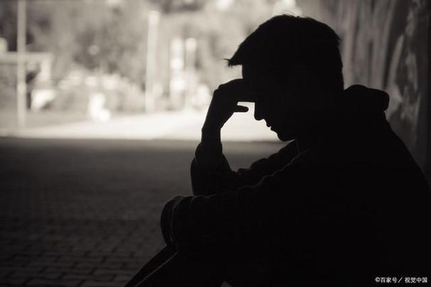 表示自己很累的图片男人