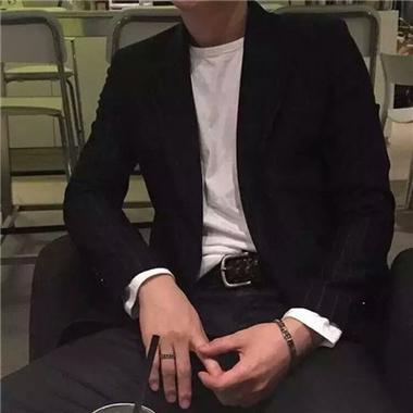 男人图片霸气稳重图标
