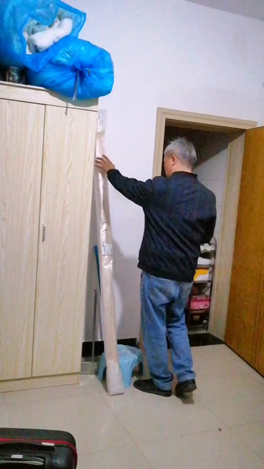 幕布用什么粘墙上