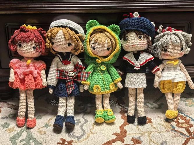 dolls and dolls