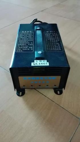 电动三轮车充电器