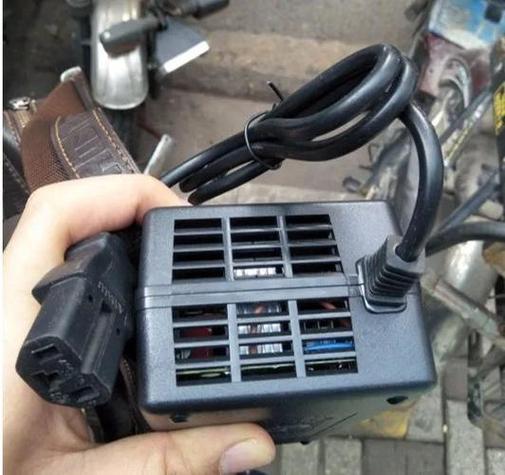 电车充电器嗡嗡响是怎么回事图标
