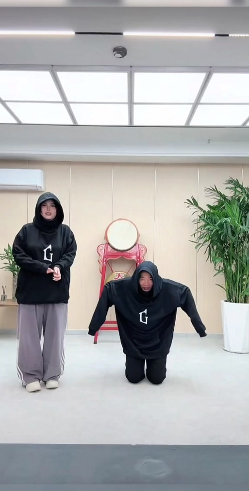 穷人穿聚酯纤维富人穿什么图标