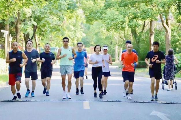 集体跑步图片图标