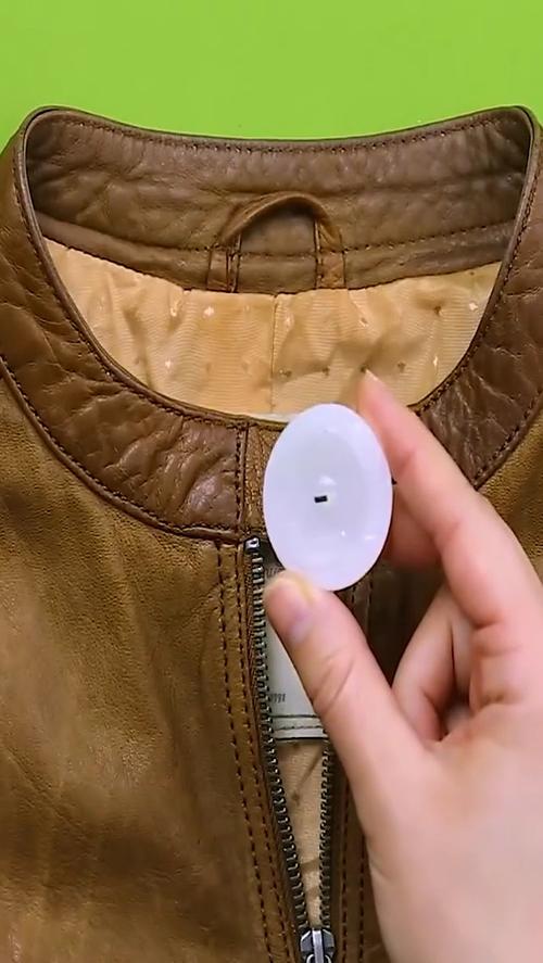 衣服的拉链不流畅