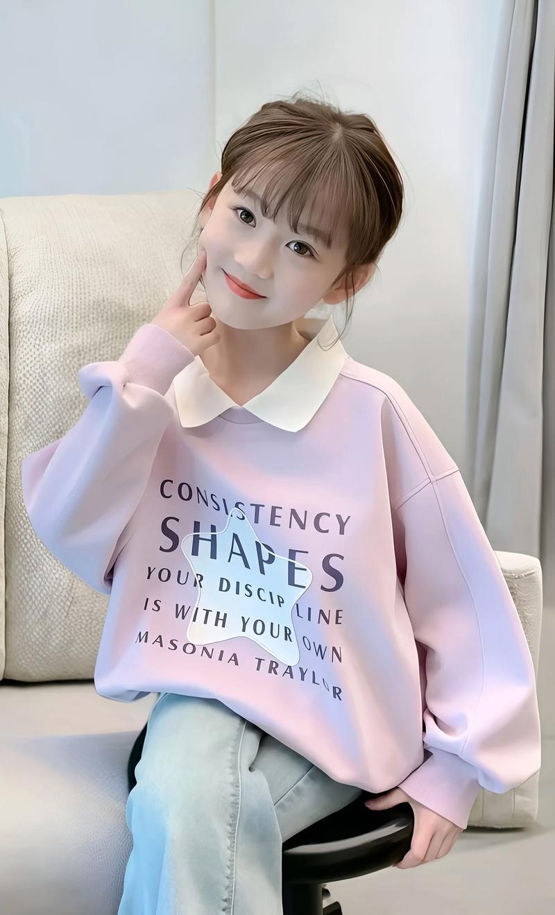 小女孩打针痛哭图标