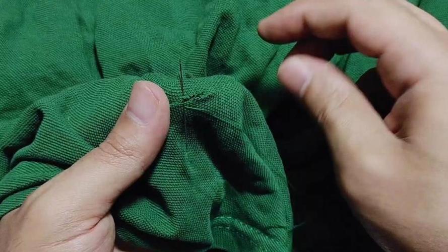 补衣服不留痕迹图标