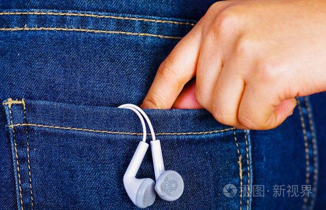 耳机放口袋自己暂停