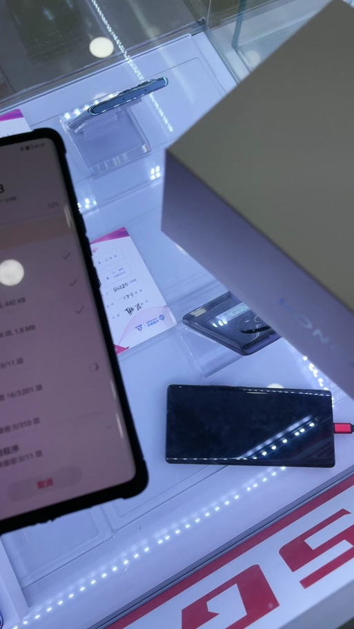 荣耀10突然黑屏开不了机图标