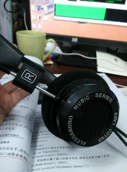 耳机突然出现啪声图标