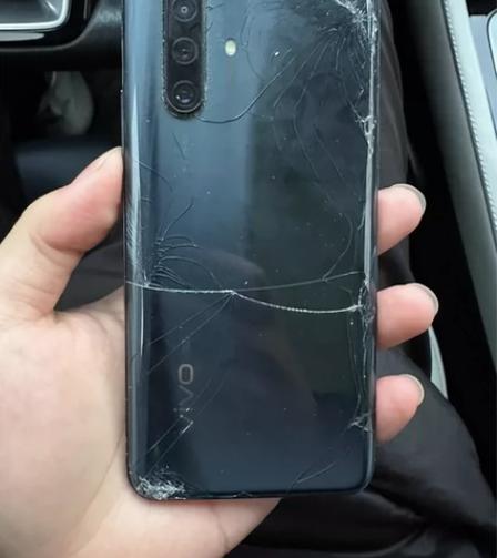 vivo手机后盖碎了换一个多少钱图标