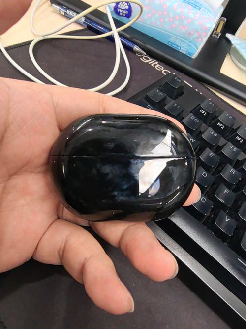 蓝牙耳机充电仓盖子坏了可以用橡皮截图