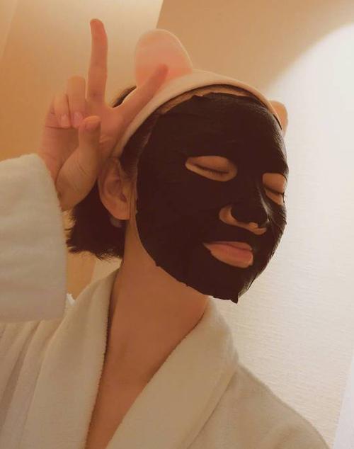 高情商晒自己面膜图标