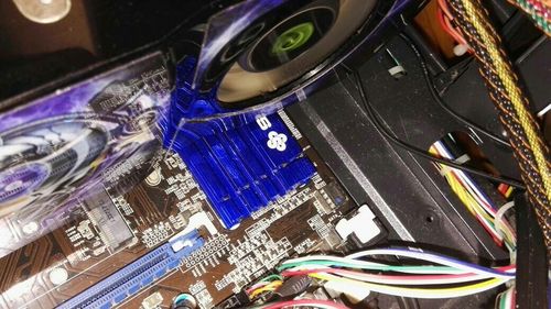 笔记本开机后电源键不停闪烁截图