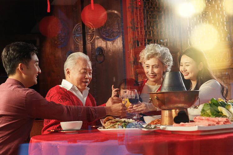 快乐春节幸福家庭300字图标