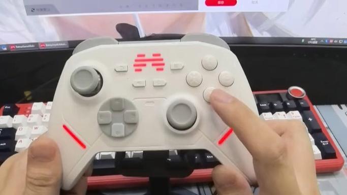 新游手柄一键连招宏