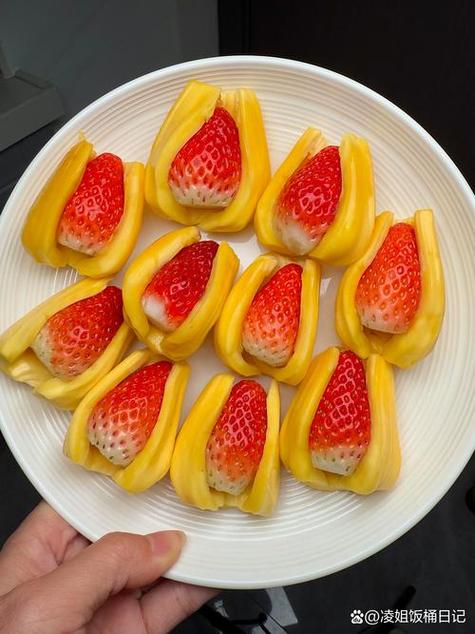 草莓香蕉菠萝蜜丝瓜营养好处图标