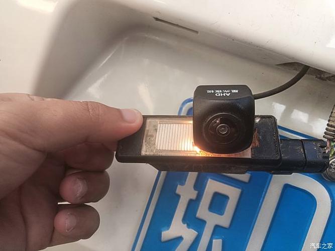 摄像头模糊看不清怎么办