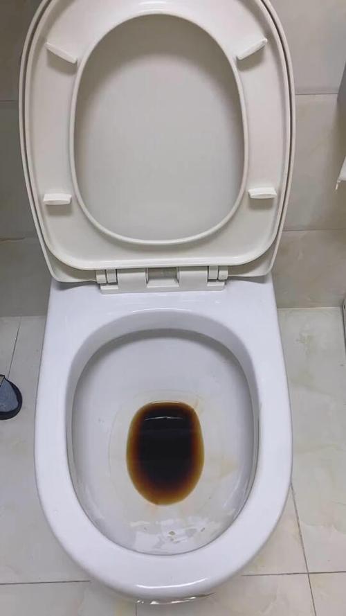 马桶冲完后水坑水少图标