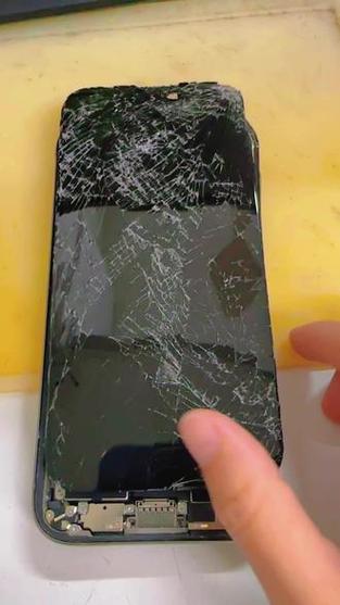 手机摔了边角出现黑块图标