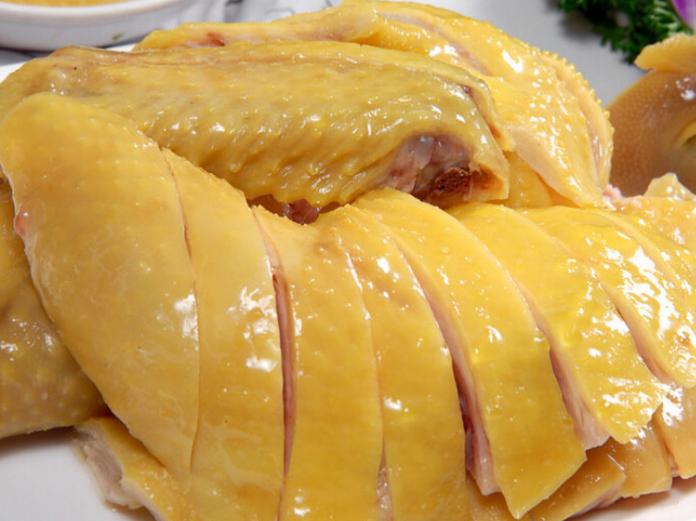 白斩鸡如何做皮黄肉嫩