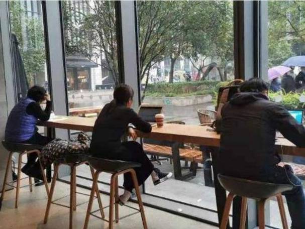 女人说自己是星巴克暗示什么图标