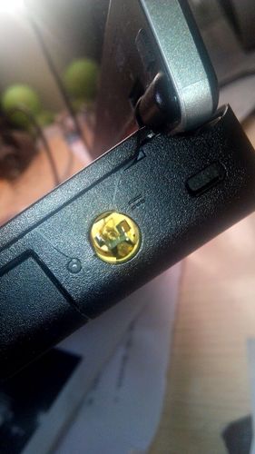 电脑充电器摔了一下不充电了
