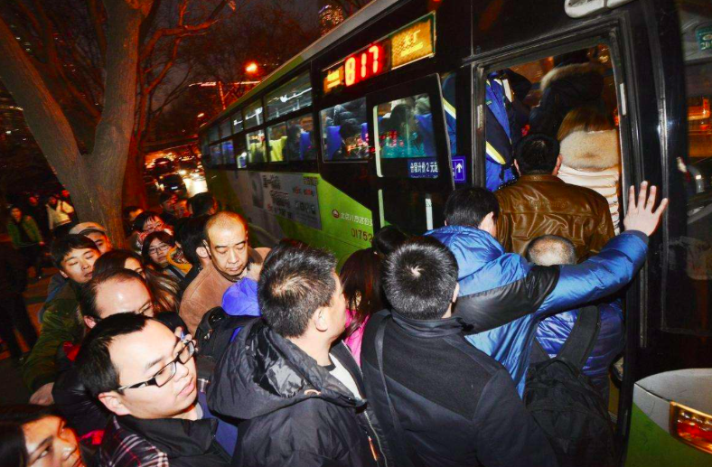 拥挤公交地铁紧贴图标