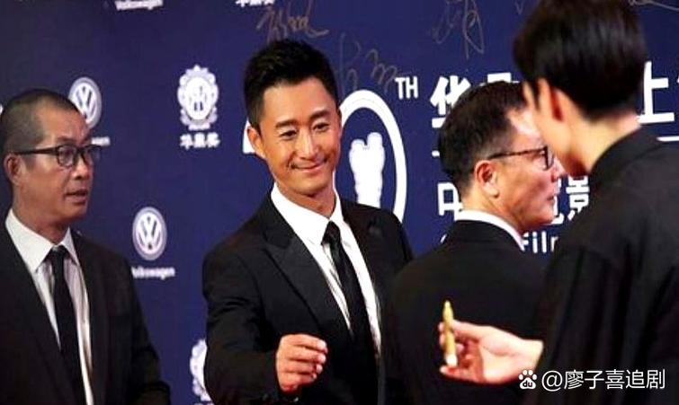 吴京战狼2邀请谁被拒绝图标