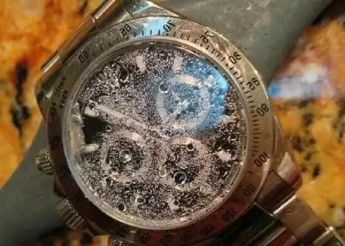 手表进水水干了有水痕图标