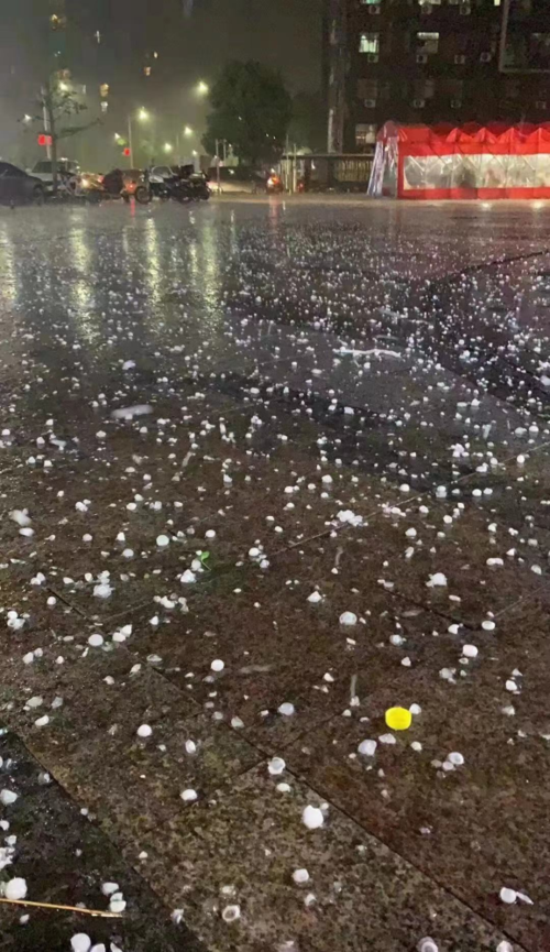100斤的冰雹照片截图