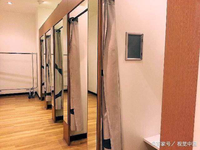 优衣库的试衣间截图