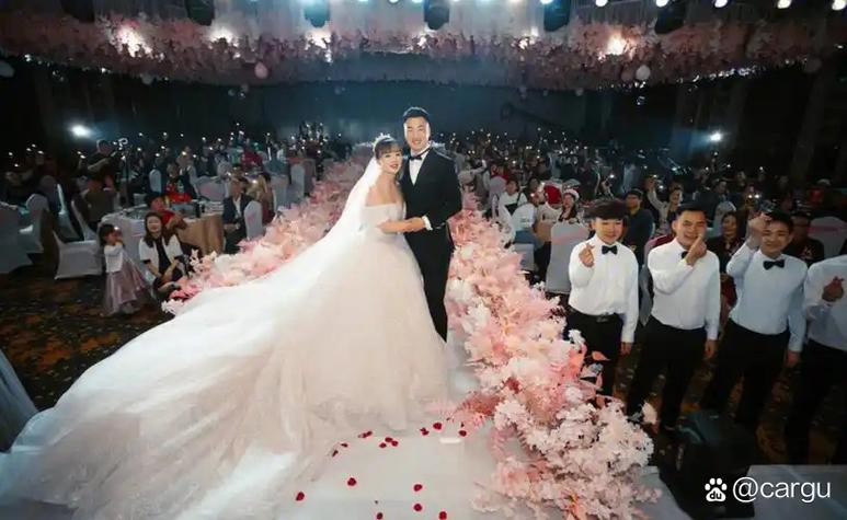圆梦之星浪哥秀儿图标