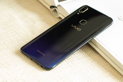 vivoz5是第几代屏幕指纹解锁图标