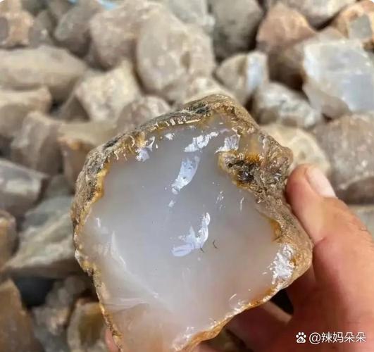 白色石头的种类图片图标