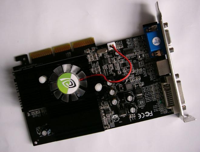 中间有两个缺口的显卡图标