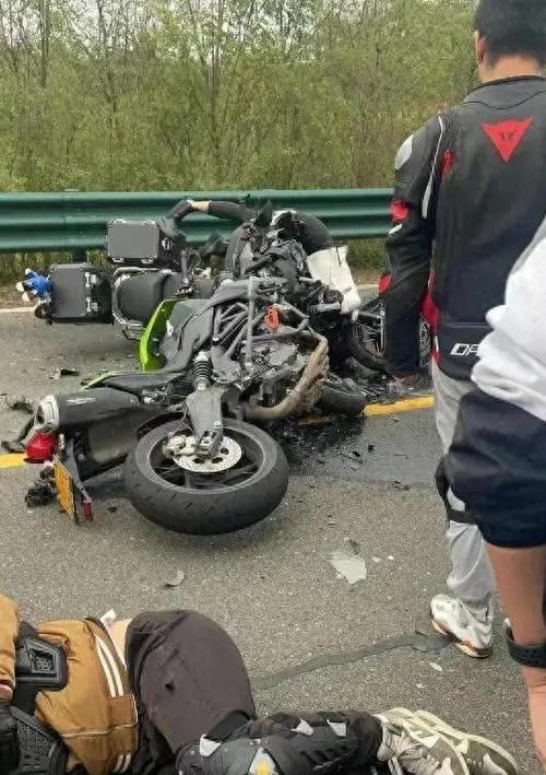 摩托车死亡飙车视频图标