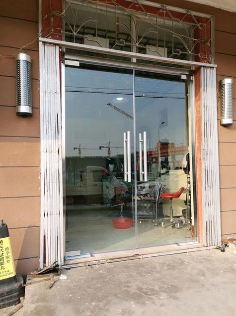 店铺玻璃门能开不能关截图