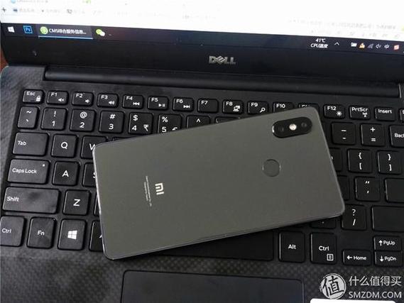 小米8se屏幕下半部分变成灰色图标