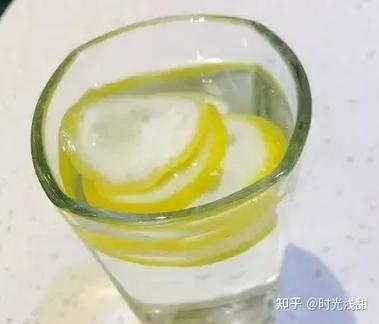 三种人不宜喝柠檬水图标