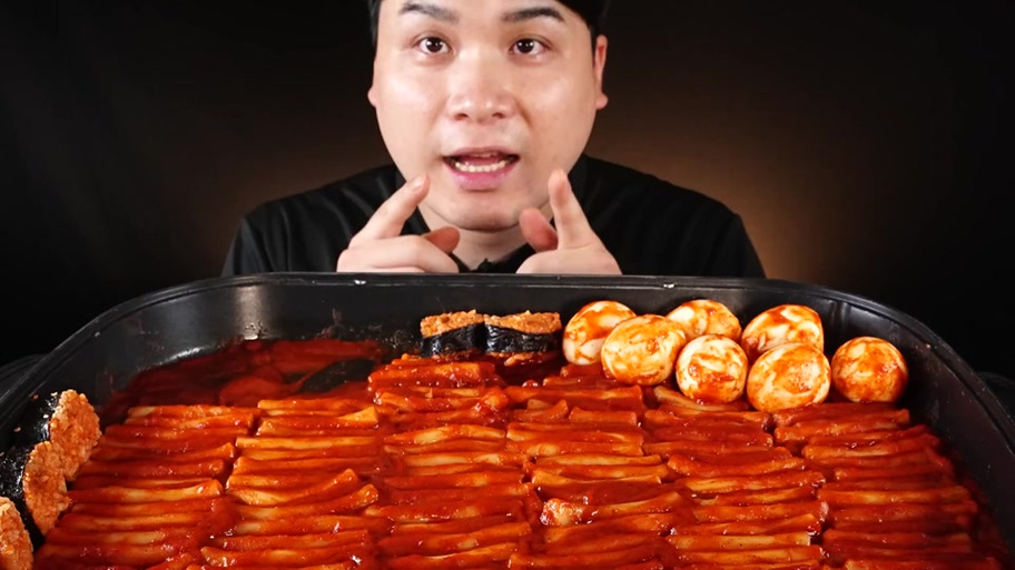 小伶玩具吃炒年糕截图
