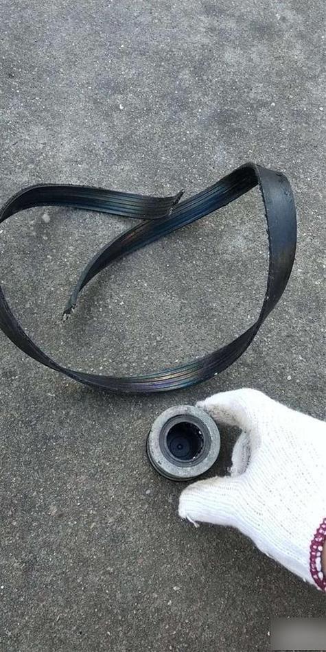 皮带突然断成两截要警惕截图