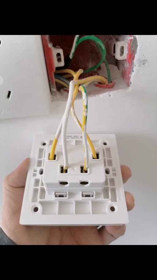 多控开关四孔怎么接截图